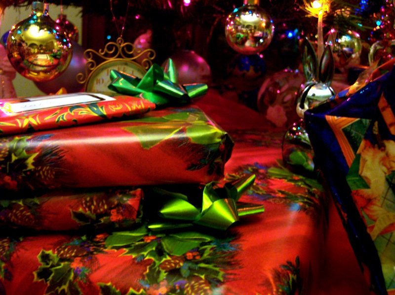 Holiday Gift Overload: How to Avoid It - Vancouver Mom