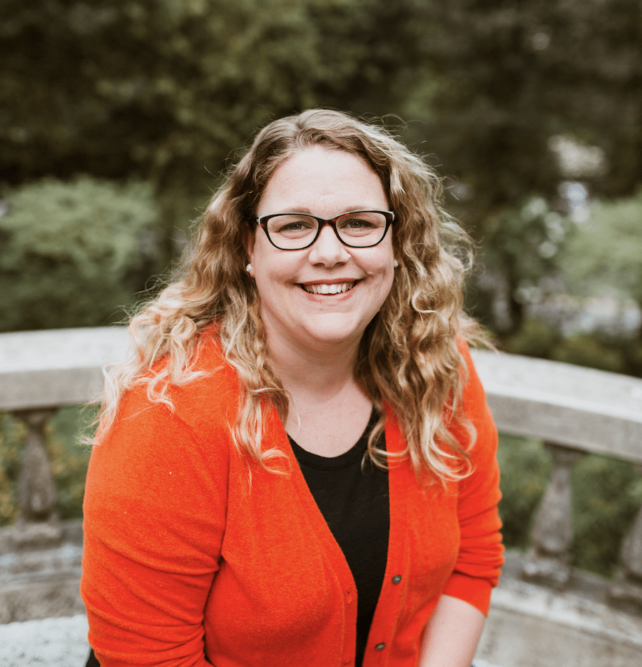 Kelly headshot - Vancouver Mom